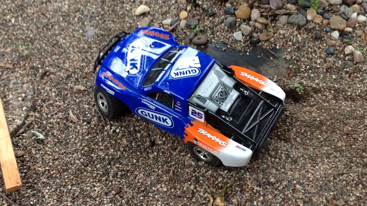 Slash traxxas race - YouTube