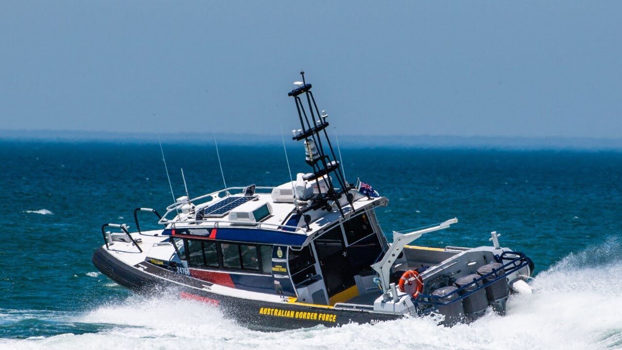 ABF intercepts boat carrying 33 suspected asylum seekers - YouTube