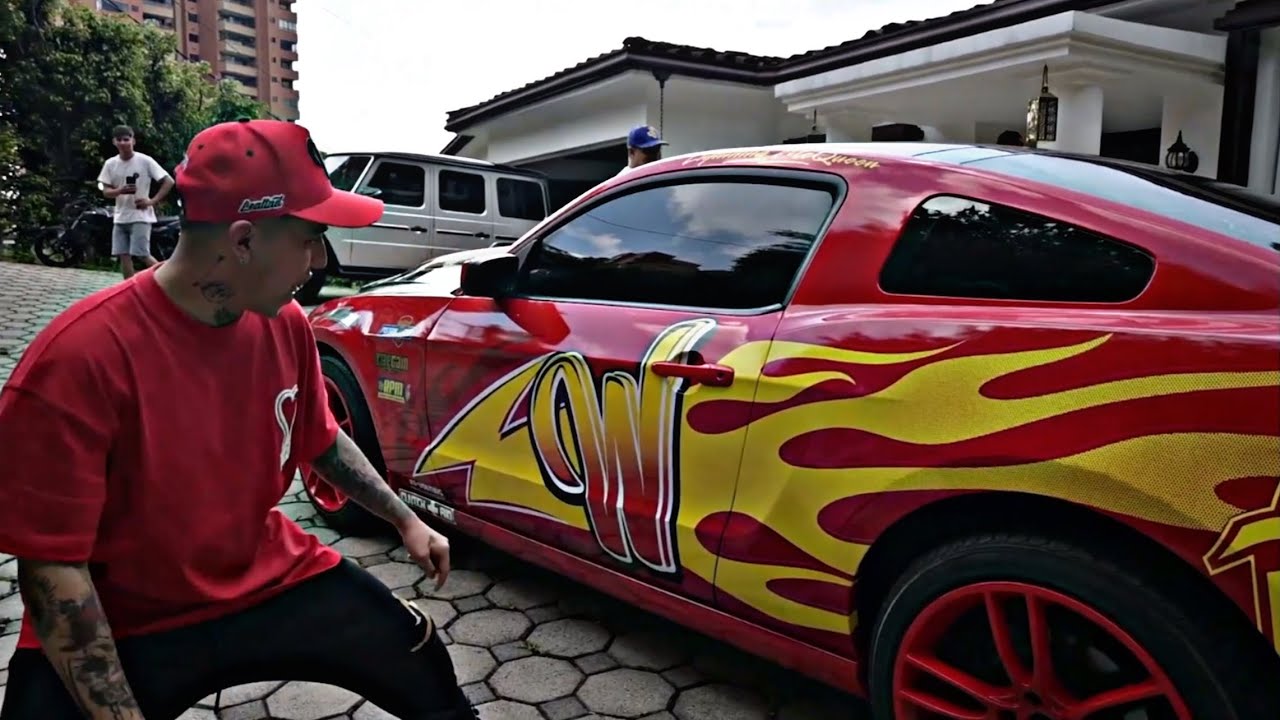 WESTCOL ANDANDO EN SU NUEVO CARRO DE PARCHE POR TODO MEDELLIN - YouTube