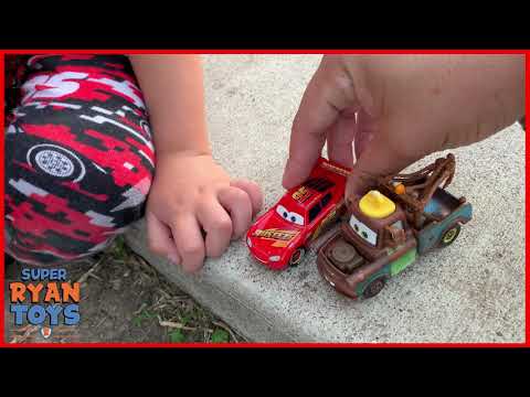 FRANK TRACTOR TIPPING { PIXAR LIGHTNING MCQUEEN } superryantoys ...