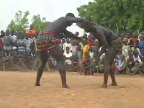 Lutte traditionnelle Diola Grand Combat ZIBOTE conte POLICE - YouTube