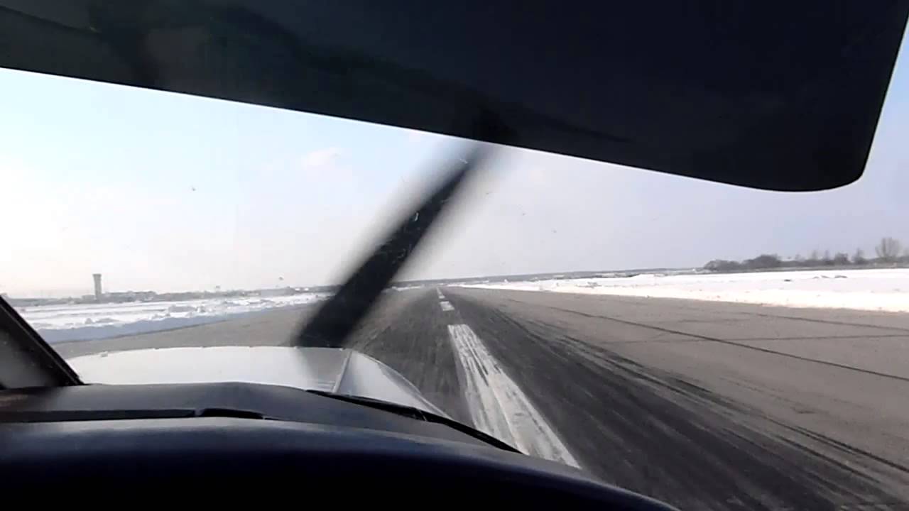 Farmingdale Republic KFRG, Runway 32 very windy landing - YouTube