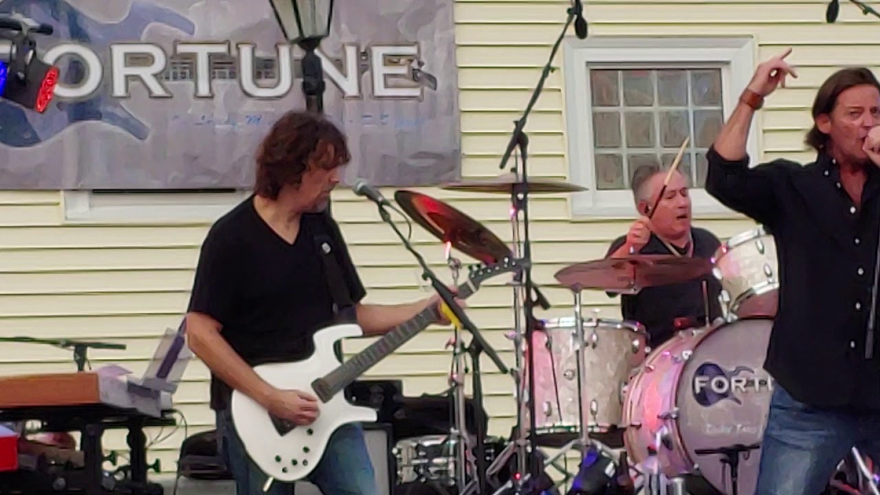 Fortune the Band playing Barracuda - YouTube