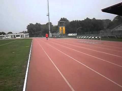 Ortopedia Tirelli - Luca Campeotto corre con protesi da corsa - YouTube