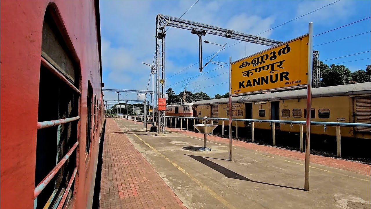 Non-Stop Duronto Express skipping Rajdhani Halt - Kannur, Kerala! - YouTube