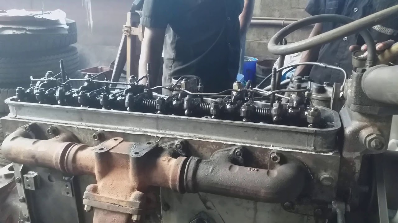 Leyland euro 402 engine 03 - YouTube