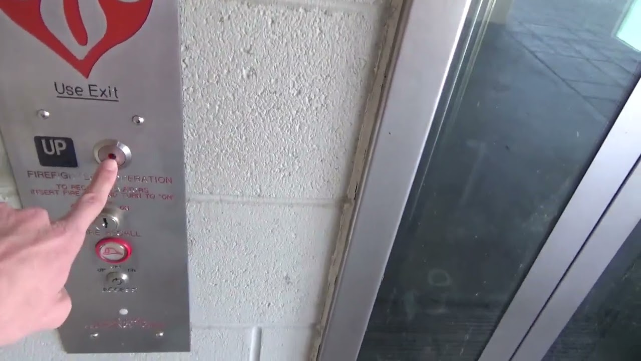 EPIC FAIL! Broken Hydraulic Elevator Westbound Platform at Pennsauken Transit Center Pennsauken ...