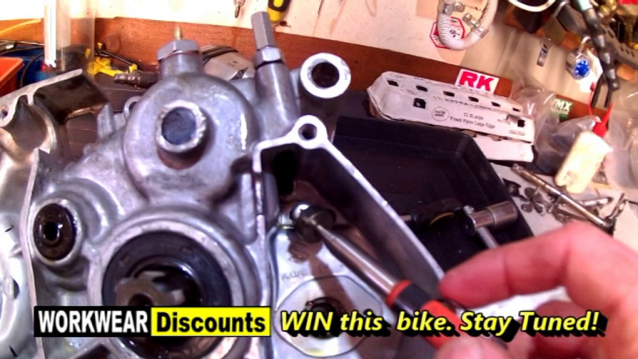 Suzuki RV125 Restoration Video 2 - YouTube