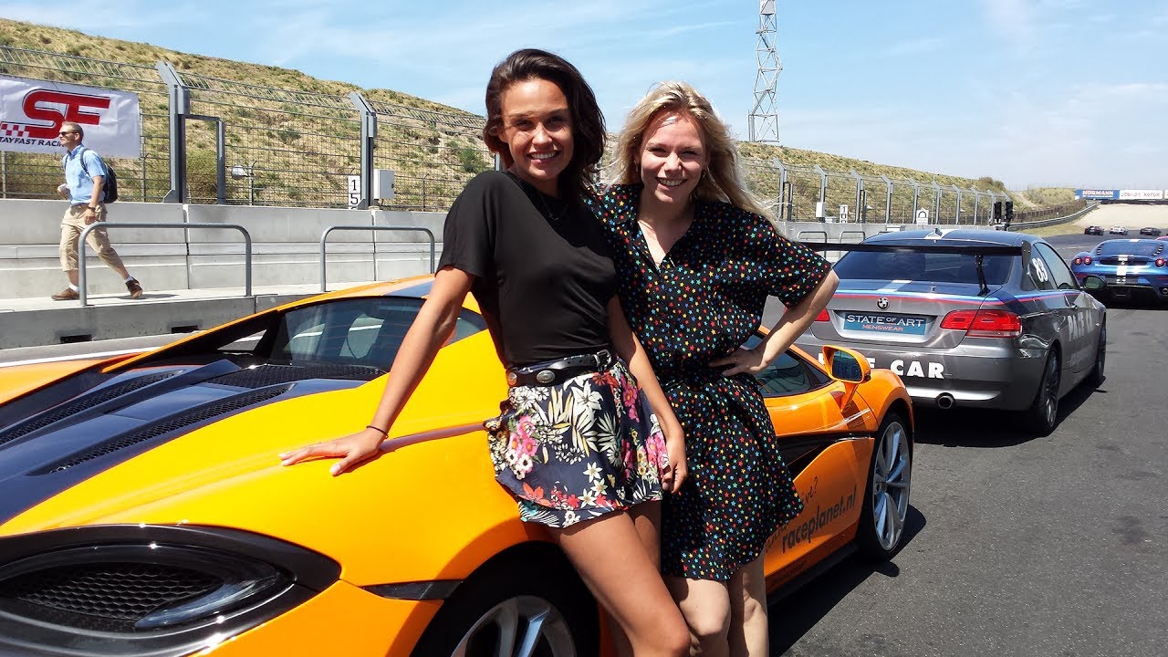 Pitspoezen op het race circuit - YouTube