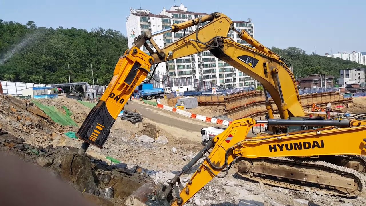 DNB D500IIs Full Hydraulic Breaker - YouTube
