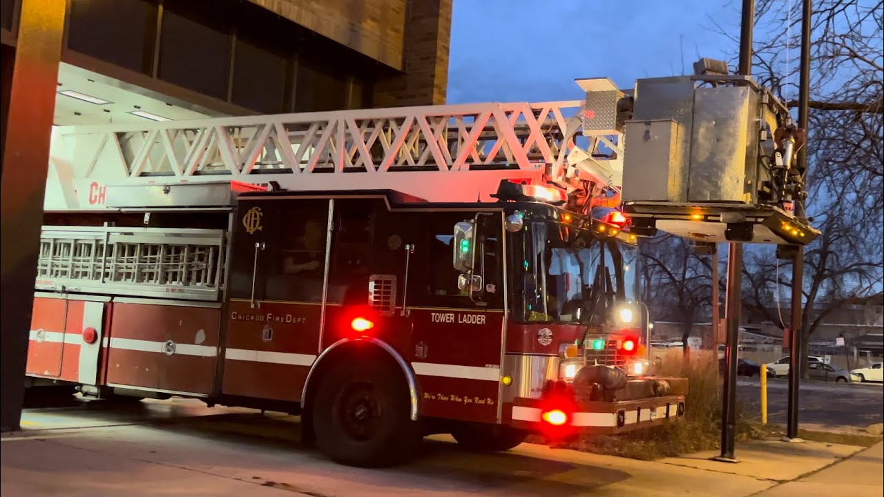 Chicago Fire Department tower ladder 23 responding - YouTube
