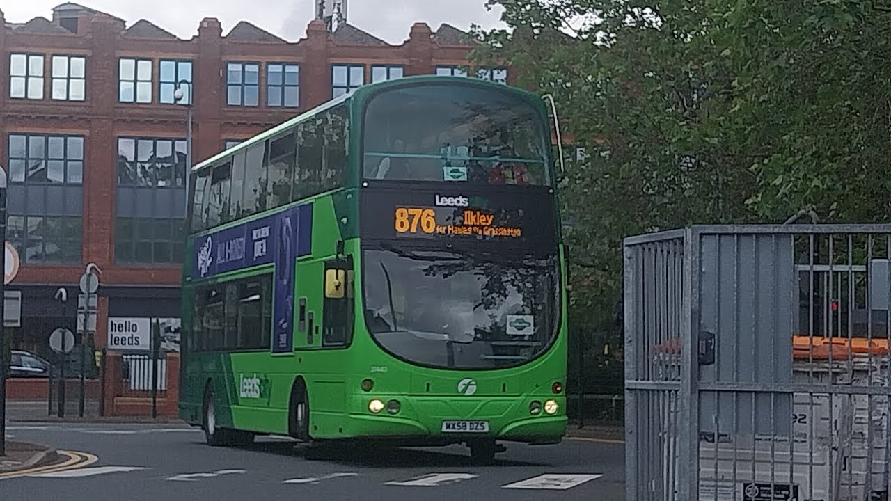 (First Leeds 37743 MX58DZS) On 876 To Hawes - YouTube