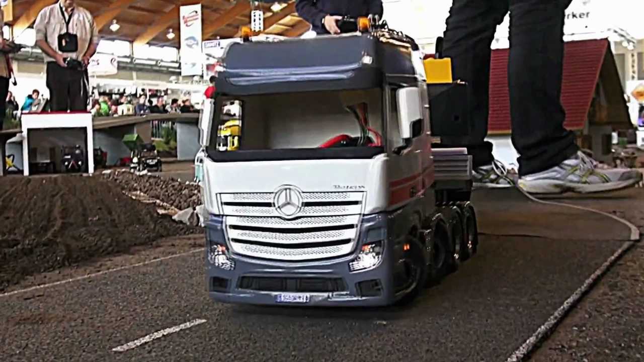 Mercedes Benz Actros GIGASPACE - YouTube