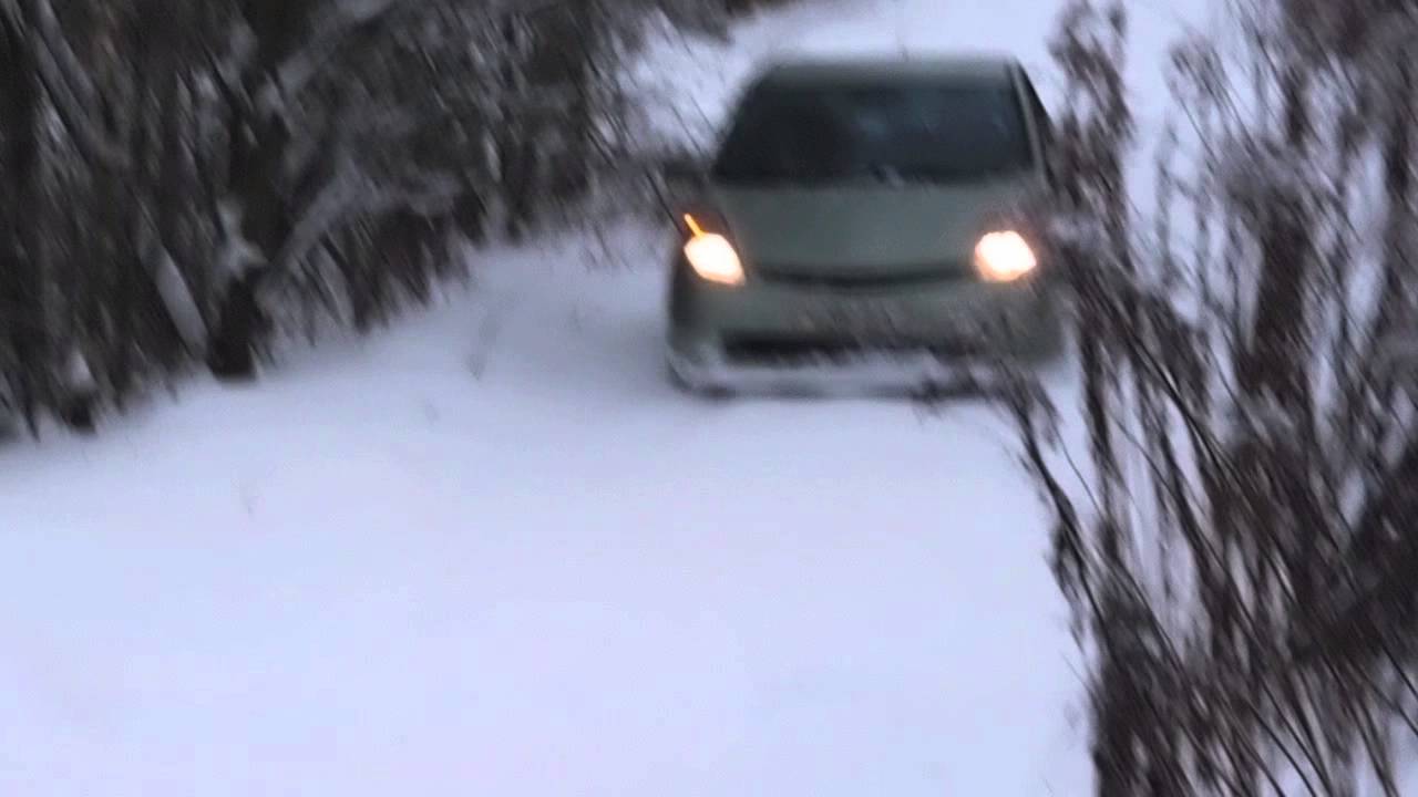 toyota prius snow - YouTube
