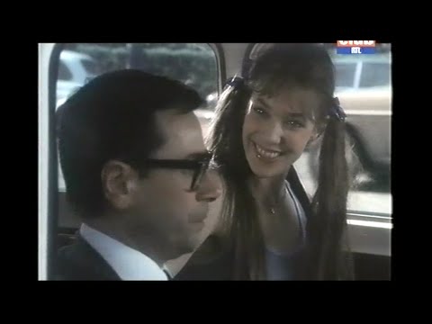 JANE BIRKIN gets her driving license / passe son permis de conduire / consigue el carnet de conducir