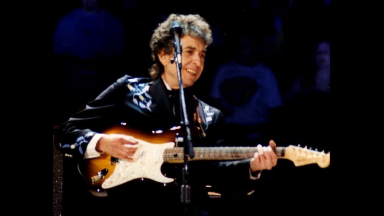Bob Dylan - No Dark Yet (Live) - YouTube