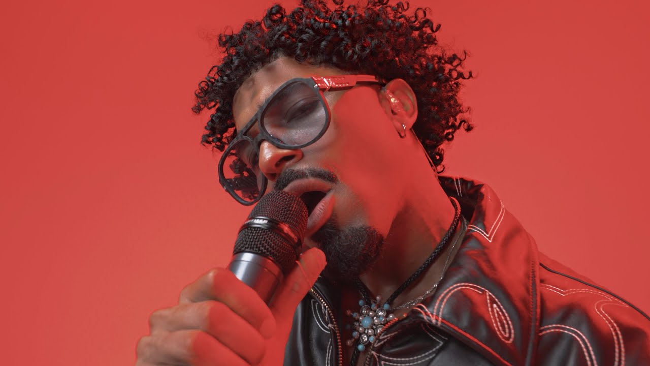 HUGO D ALMONTE - ROTO (Live Performance) - YouTube