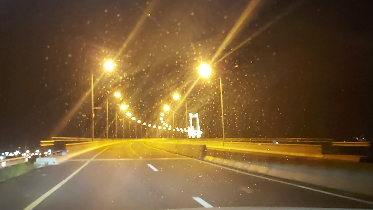 Ka Tembe Bridge at night - YouTube