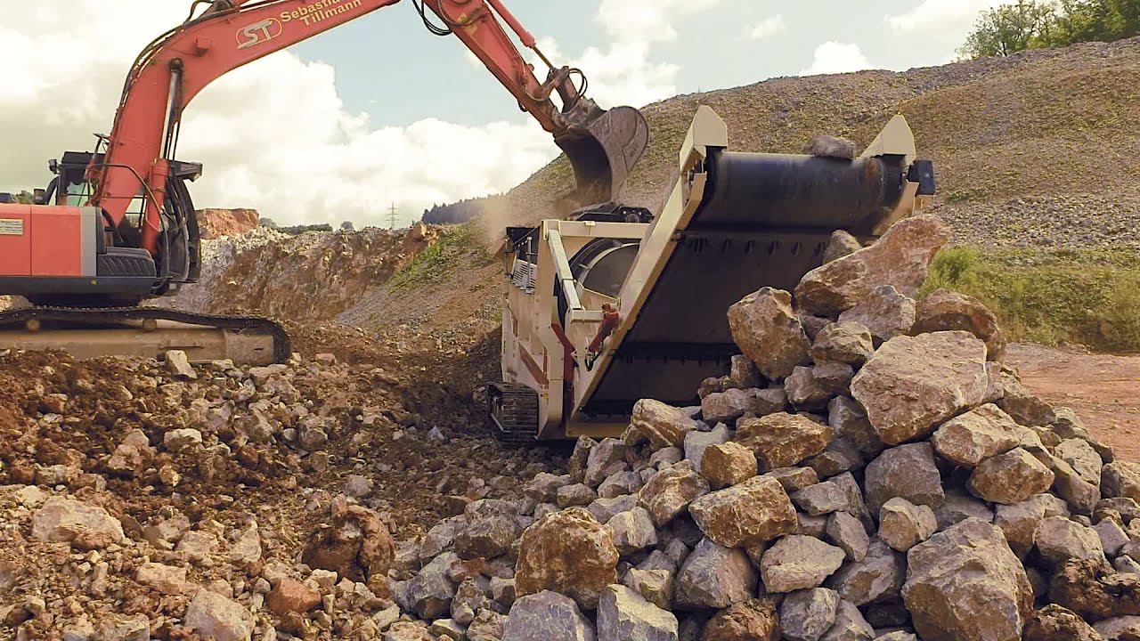 MDS M412 Trommel removing sticky clay in Germany! - YouTube