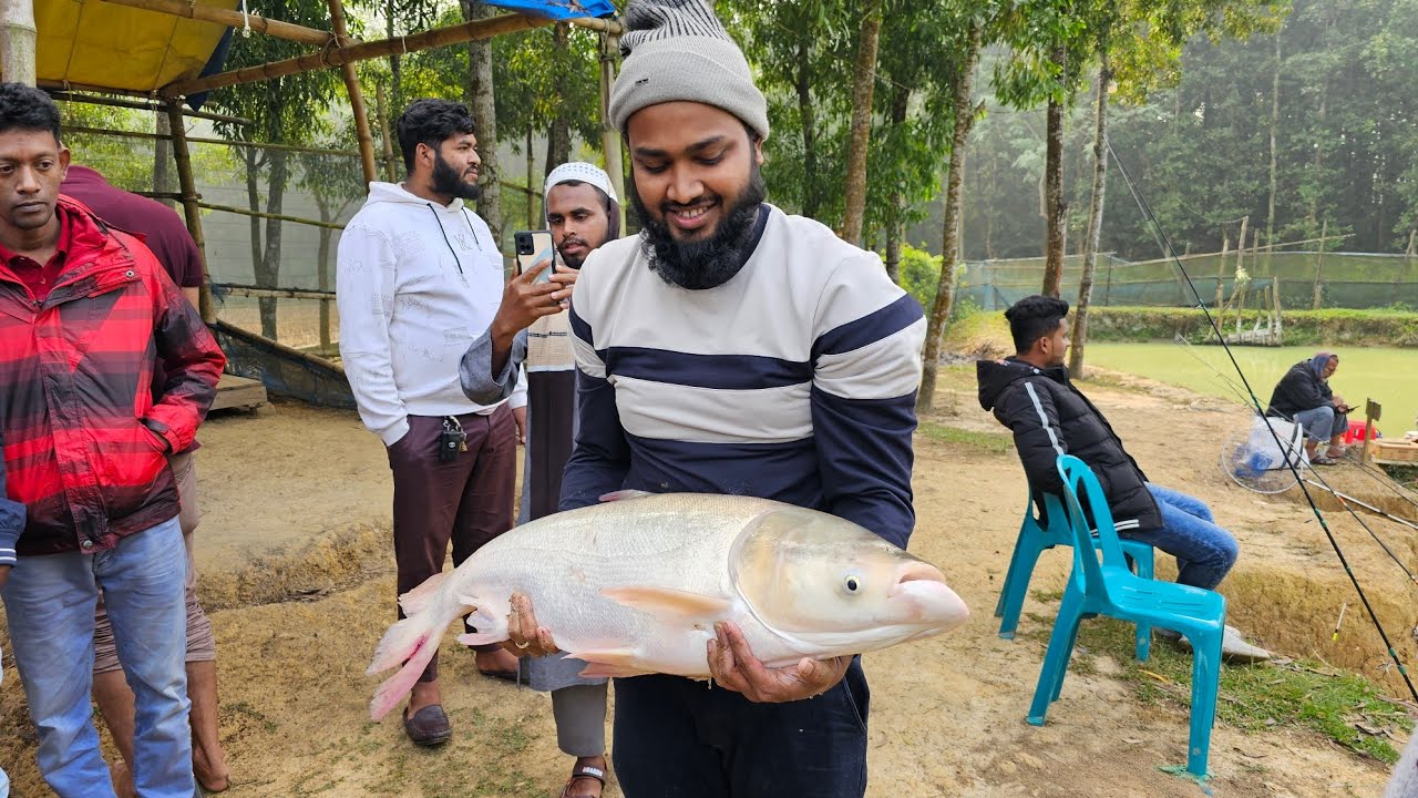 Amazing Fishing /The Young boy catching the 12kg+ Bighead Fish /Hook ...