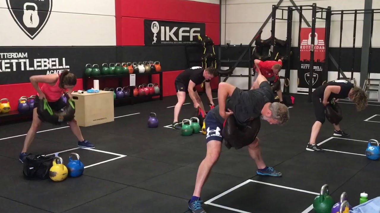 Bulgarian Bag Rows & Spins - YouTube