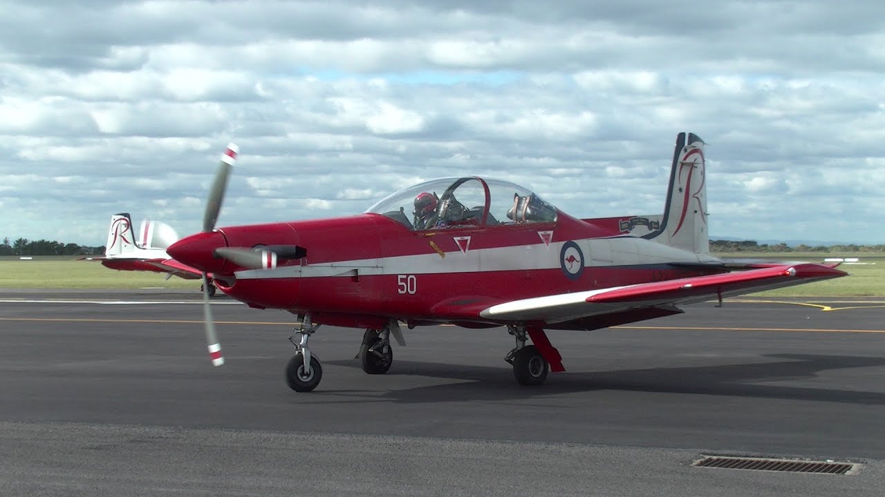 RAAF Roulettes Display Point Cook 2015 - YouTube