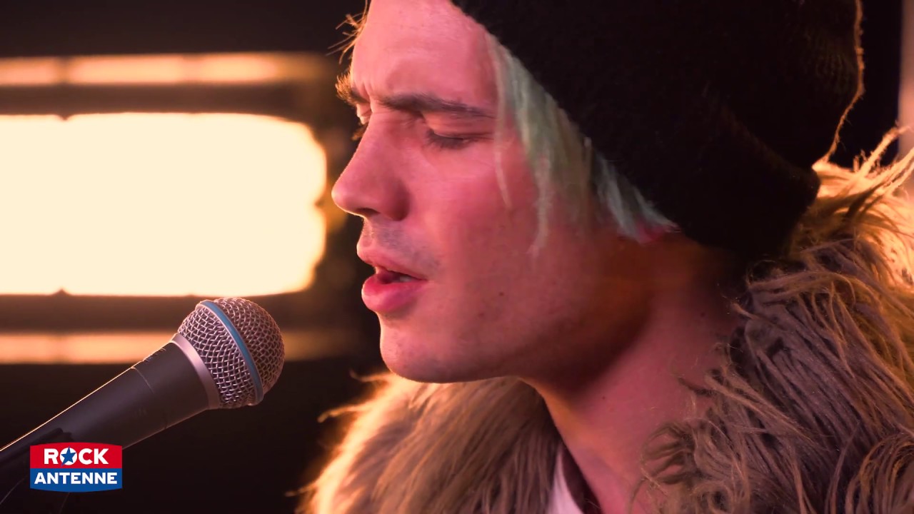 Badflower - "The Jester" Unplugged @ROCKANTENNE - YouTube