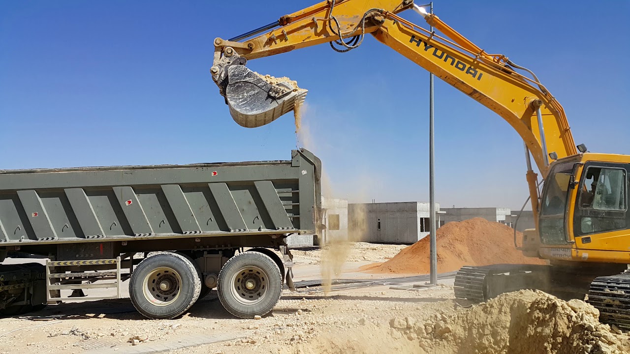 Cat 365C Excavator Loading Trucks And Operator View - YouTube