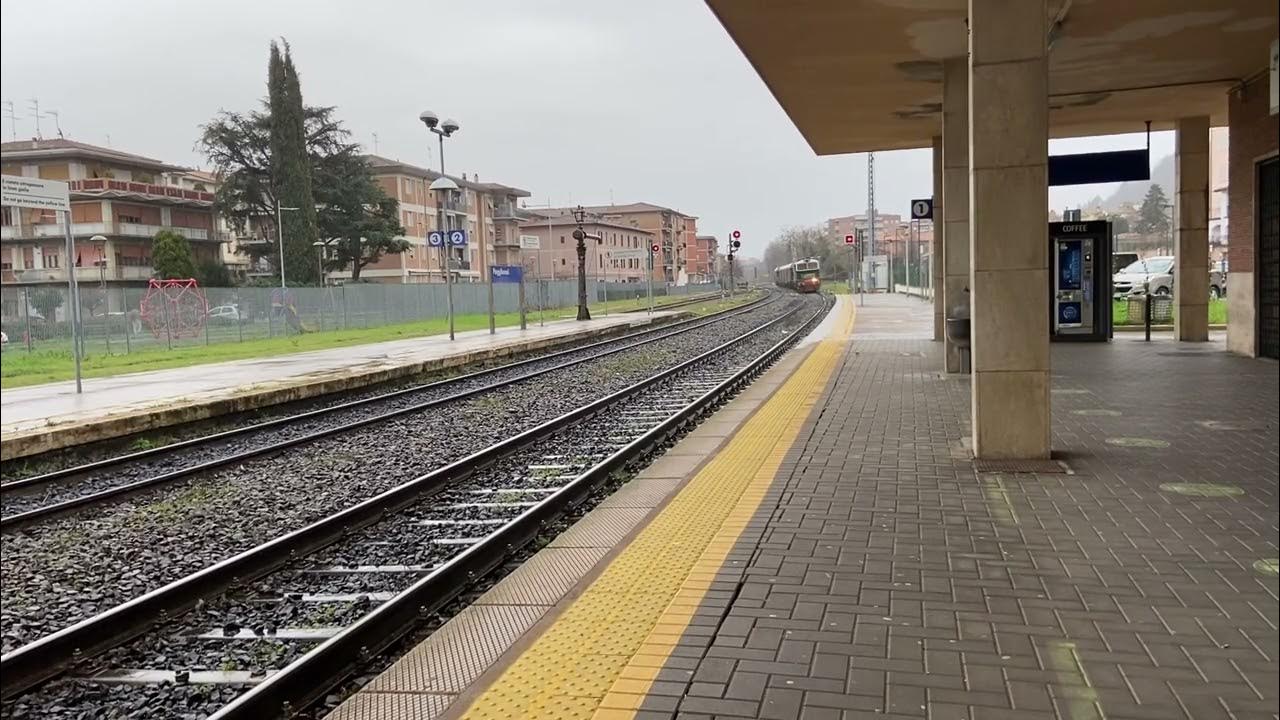 DE 520 010 in transito a Poggibonsi (SI) - YouTube