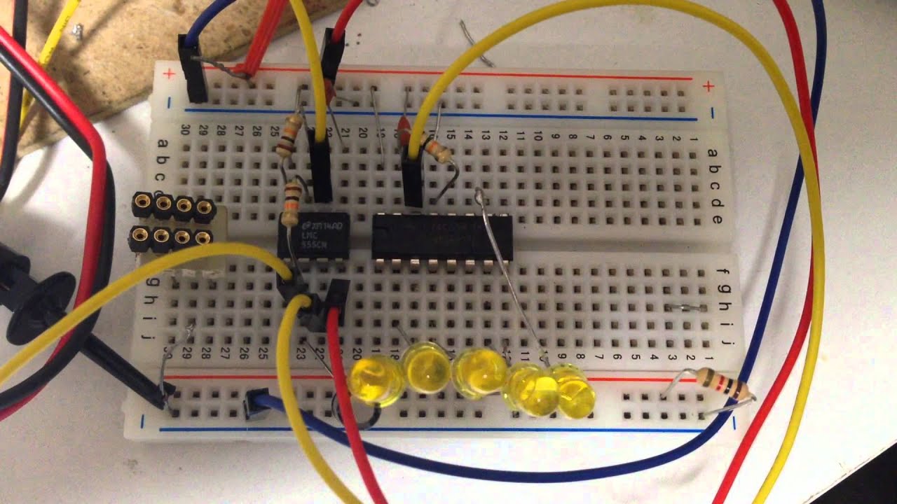 74HC4017でLED順次点滅 - YouTube