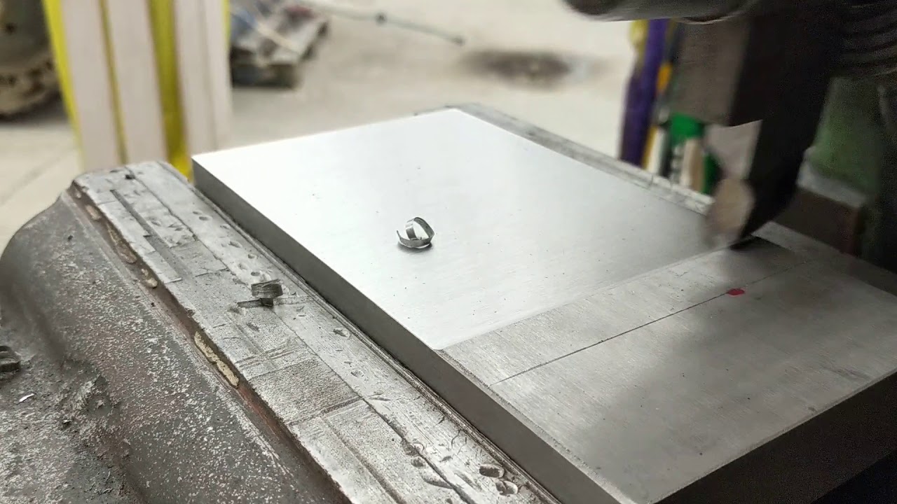 Metal shaper. - YouTube