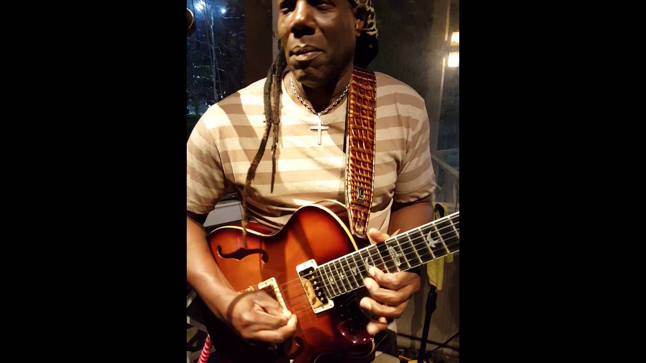 Les B Fine performs - YouTube