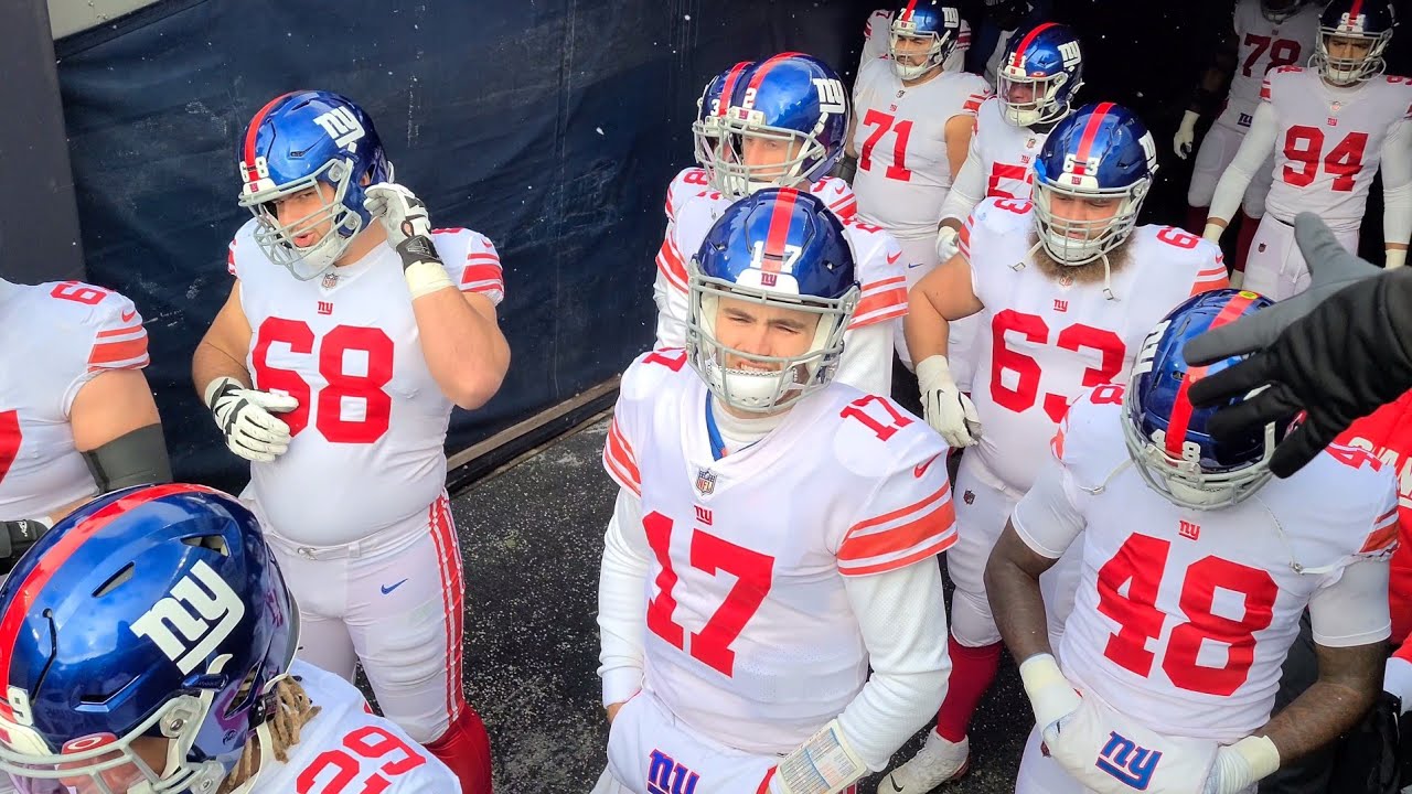 Giants running out of the tunnel featuring Mike Glennon & Jake Fromm ...
