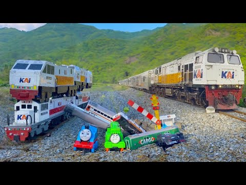 Kereta Api Kayu CC201, CC206, CC203, Kereta Railking, Kereta Thomas ...