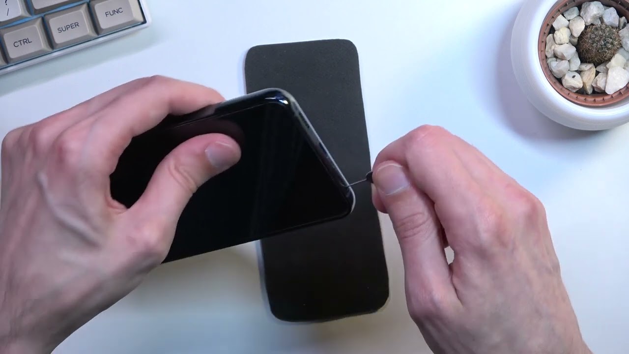 How to Insert Nano SIM Card on SAMSUNG Galaxy S22+ - Set Up SIM Card ...