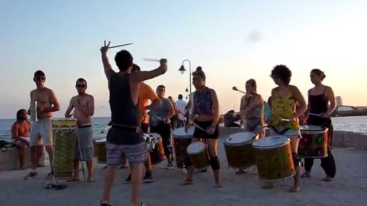 Batucada en la Caleta, Cádiz - YouTube