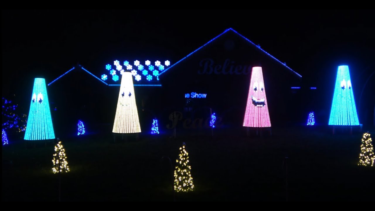 LIVE Blue Creek Christmas Light Show! Walker, Iowa - YouTube