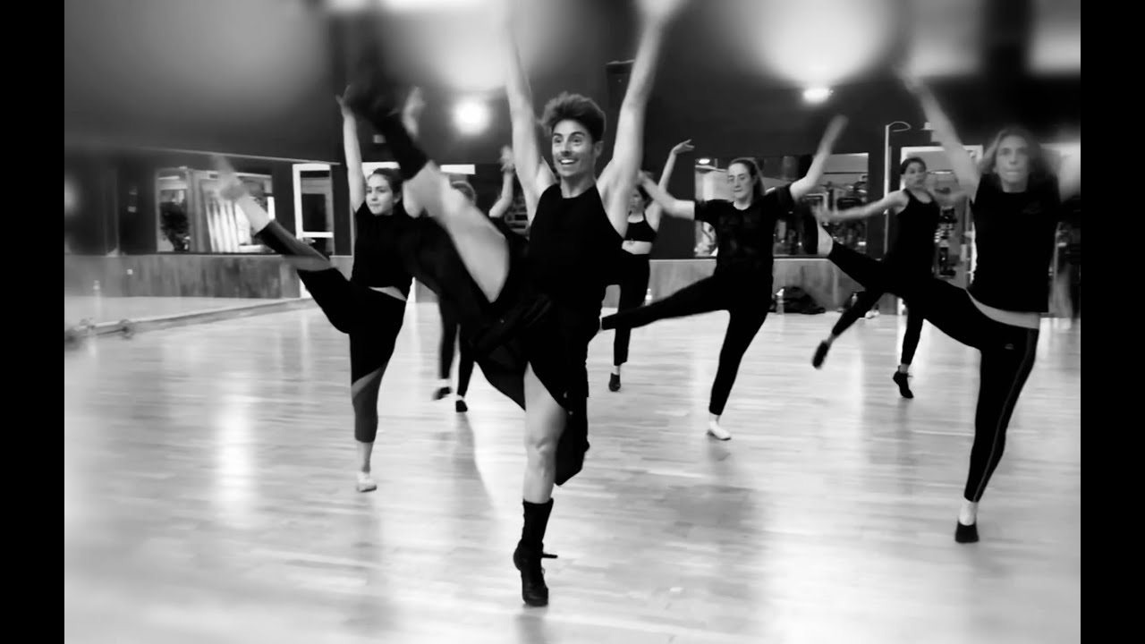 AARON COBOS COREÓGRAFO ACTOR CANTANTE Y BAILARÍN - YouTube