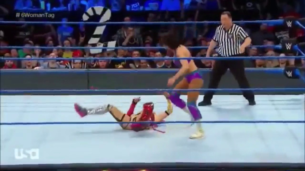 Peyton Royce - High Knee Strike - YouTube