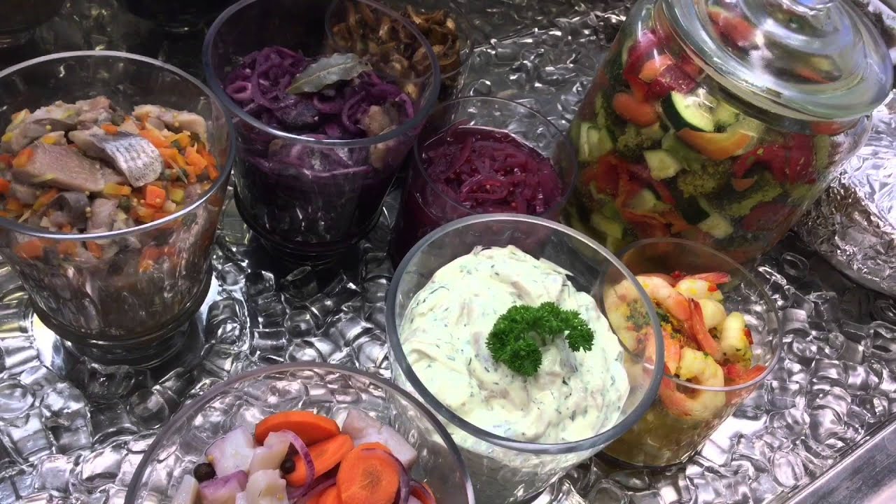 Opiskelijoiden valmistama jouluruoka Oppikokissa - YouTube