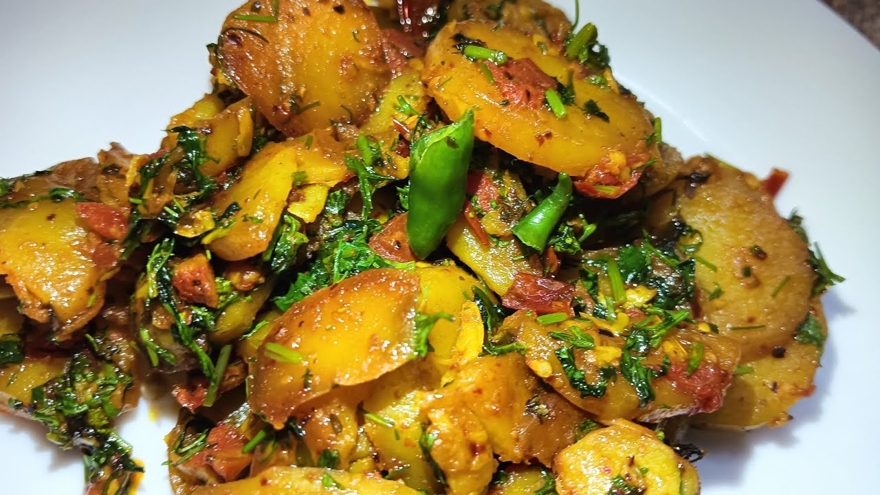 Hotel-Style Aloo Ki Sabji | Potato Curry Recipe | kichan ki jaan ...