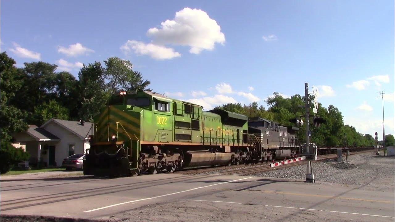 NORFOLK SOUTHERN Illinois Terminal EMD SD70ACE #1072 Heritage Unit Northbound - YouTube