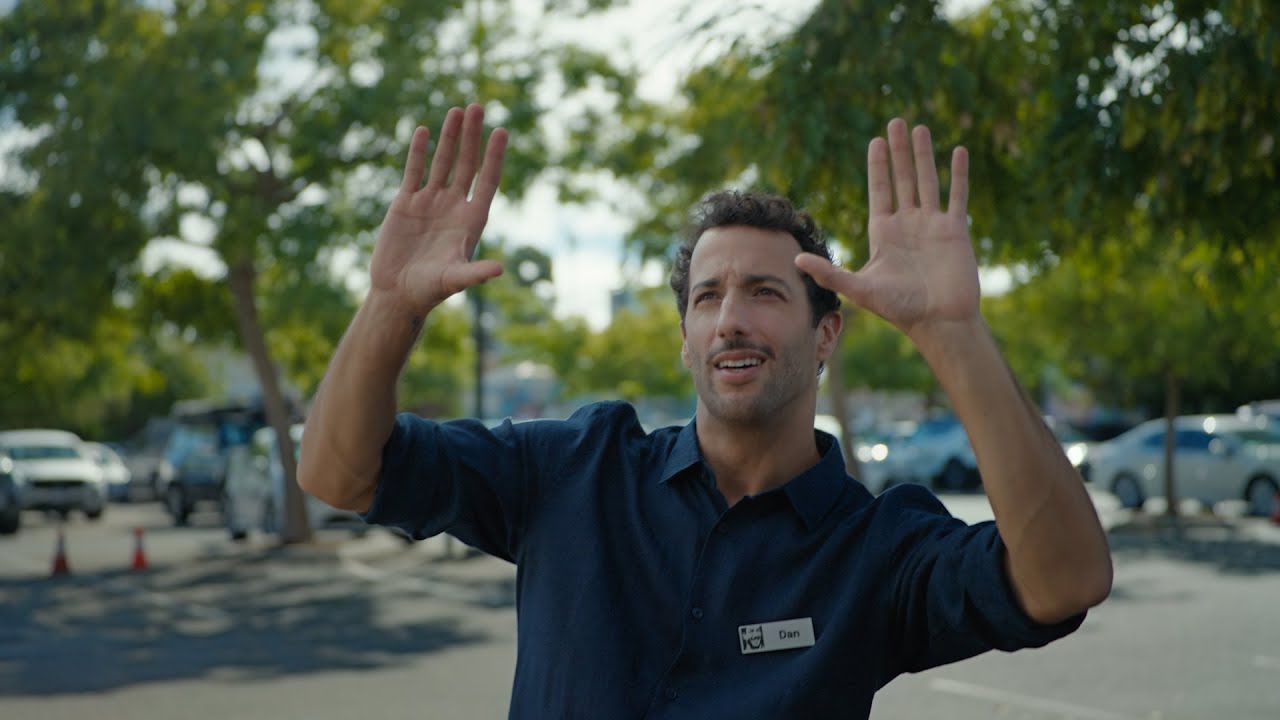 DR3 x St Hugo wines have gone national! See Daniel Ricciardo's rogue ...