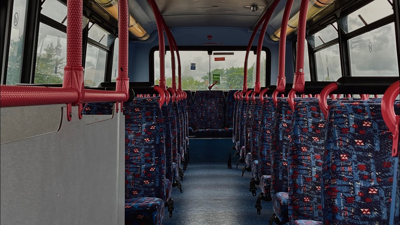 **HOOVERING BEAST** Ride on Confidence Bus Plaxton President 98 (V102 ...