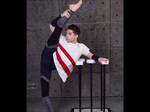 Contortion artist 19 - YouTube