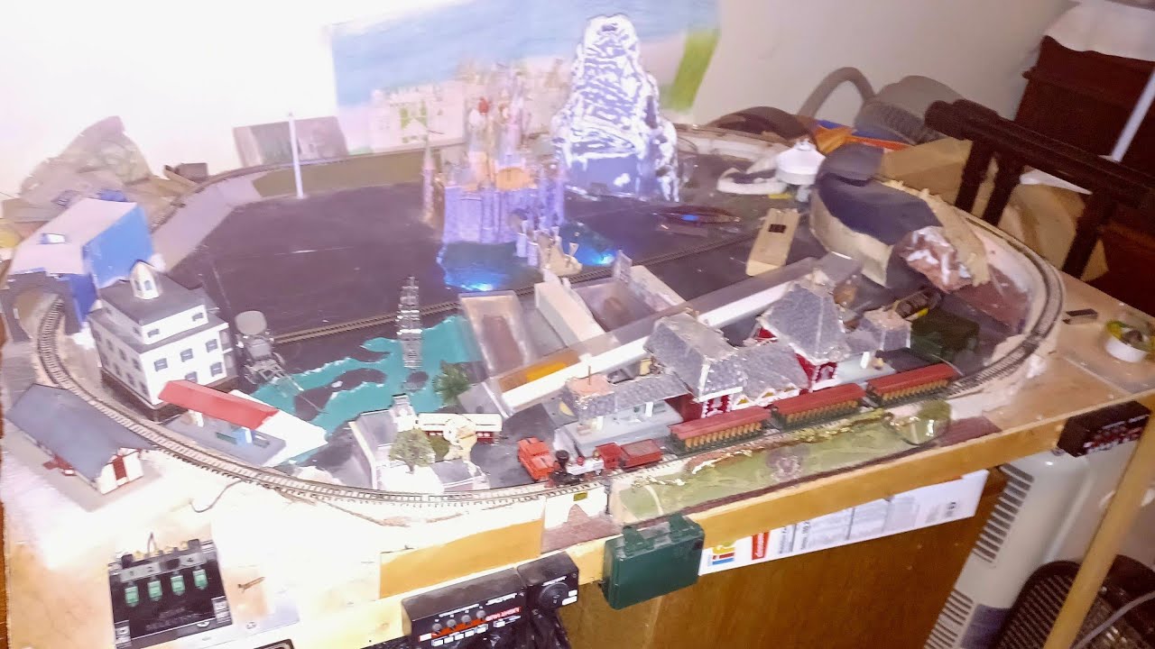 Disneyland N Scale layout, Setting up the power supply. - YouTube