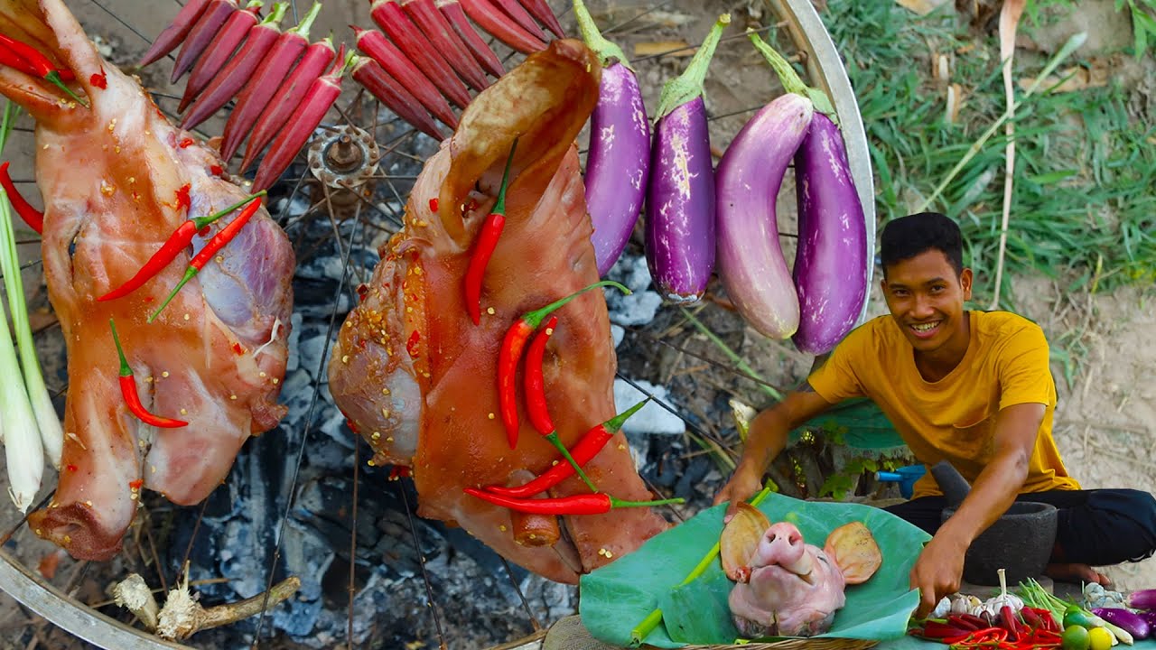 Cooking pig head for food | Eating delicious - YouTube