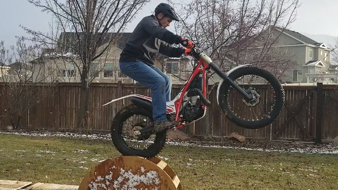 1.7 - Backyard Trials Obstacle Course on a GasGas TXT 300 - Session 7 ...