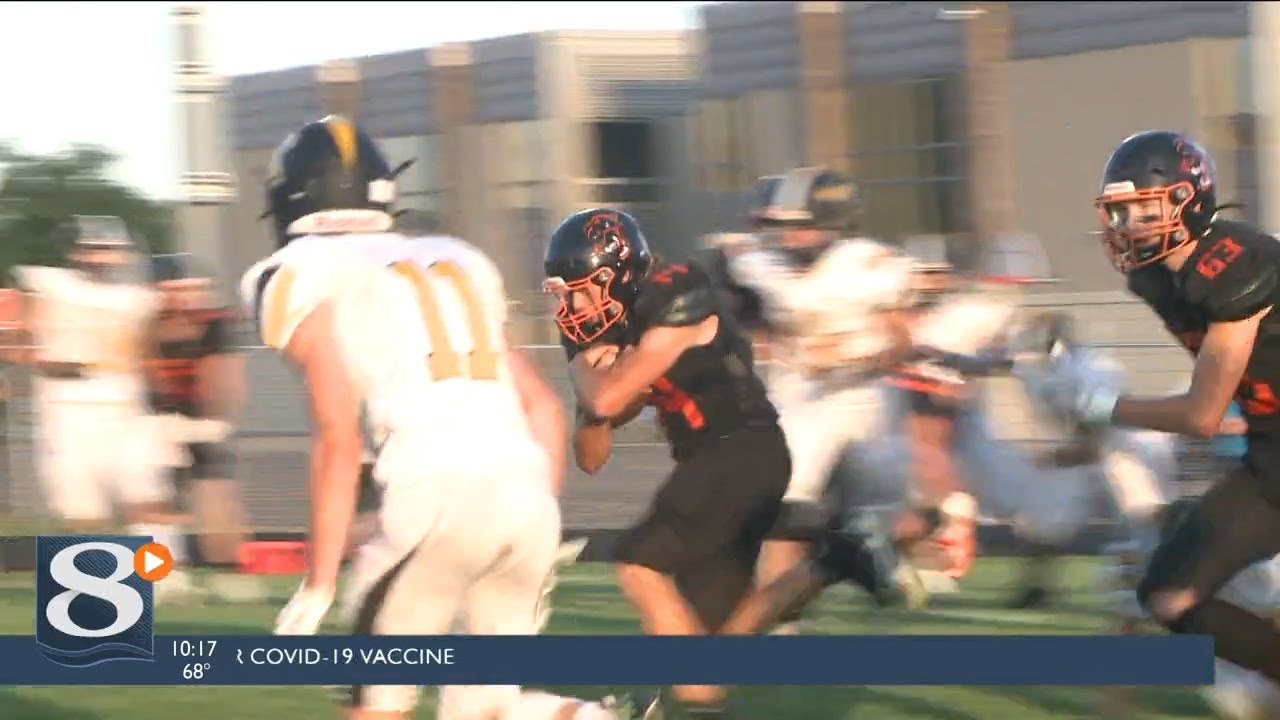 West Salem football dominates Tomah at home, 49-8 - YouTube