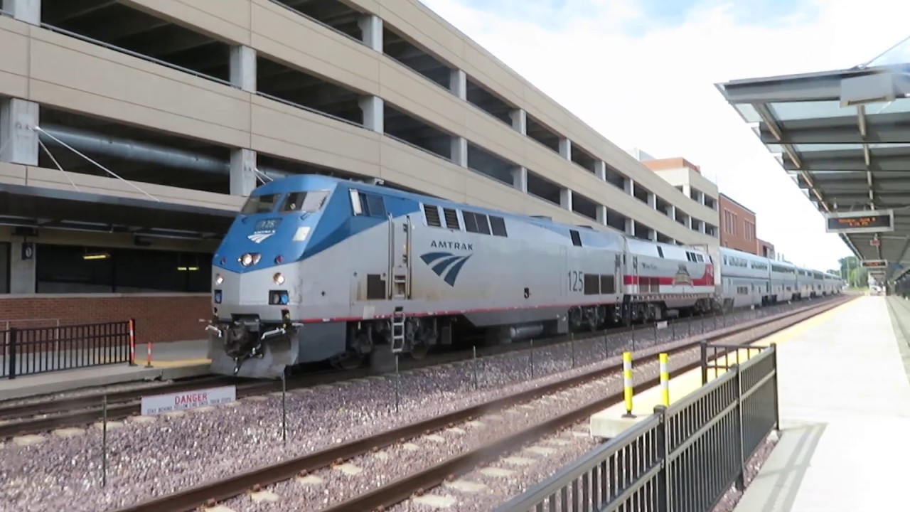 Amtrak #125 and #42 arrive with the Southbound Texas Eagle. - YouTube
